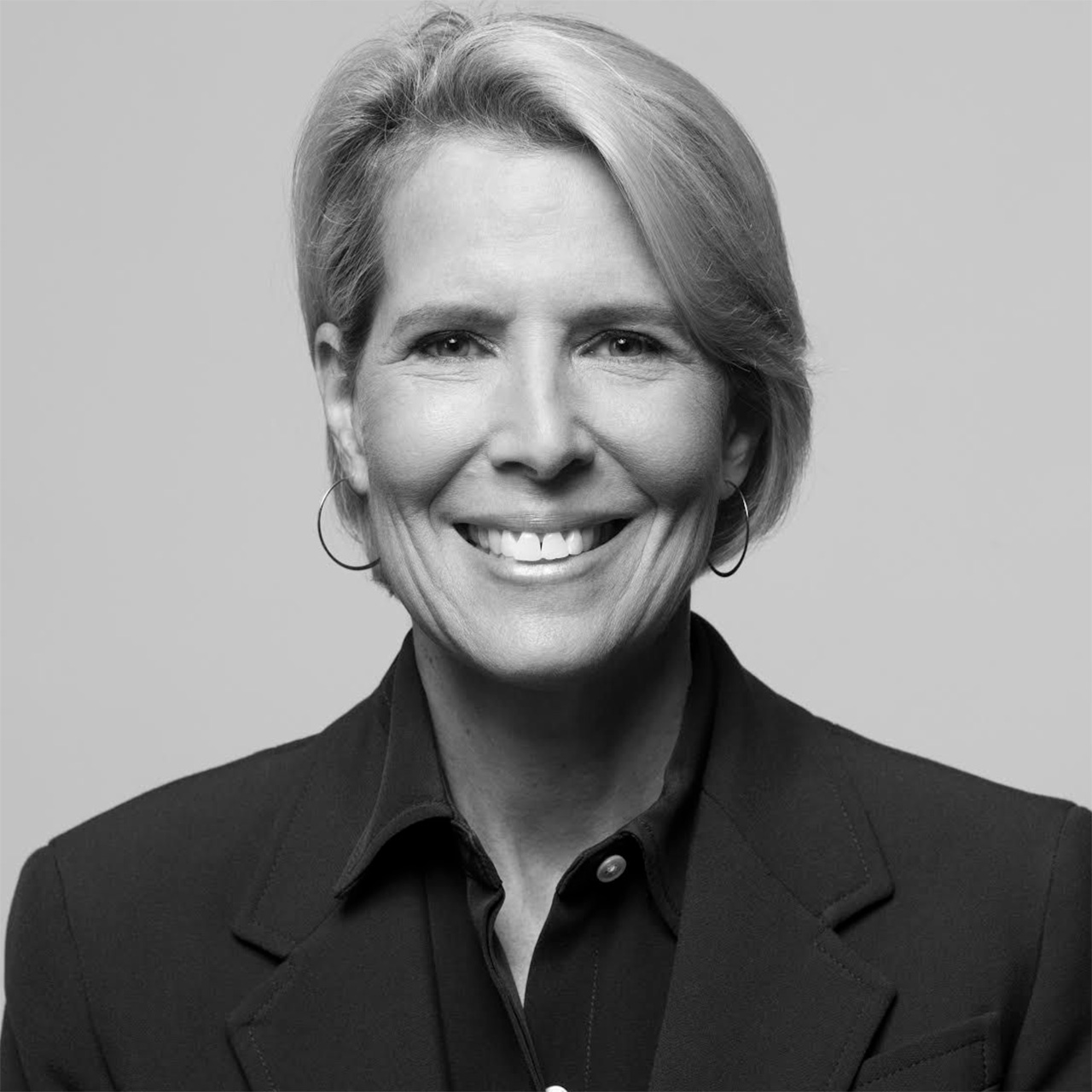 Elizabeth “Lisa” Henriques Hughes ’78, P’17,’19 | St. Paul's School